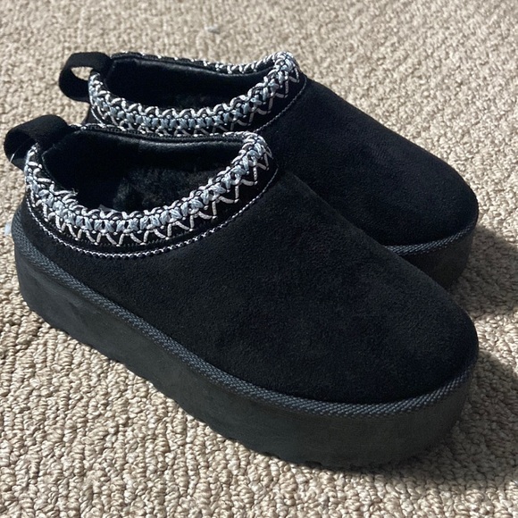 Mudd | Shoes | Mudd Stormy Platform Clog | Poshmark